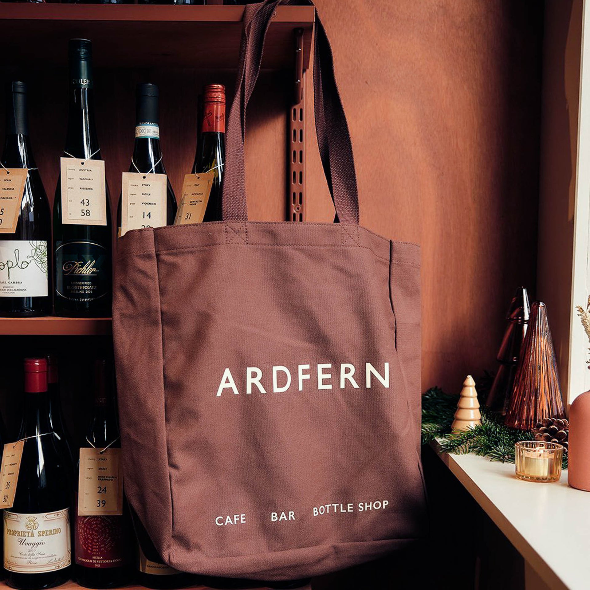 Ardfern: a Cafe, Bar and Bottle Shop in Leith, Edinburgh